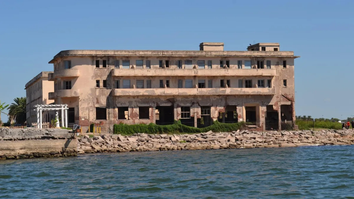 Del lujo a las ruinas: cinco hoteles abandonados que atesoran grandes ...